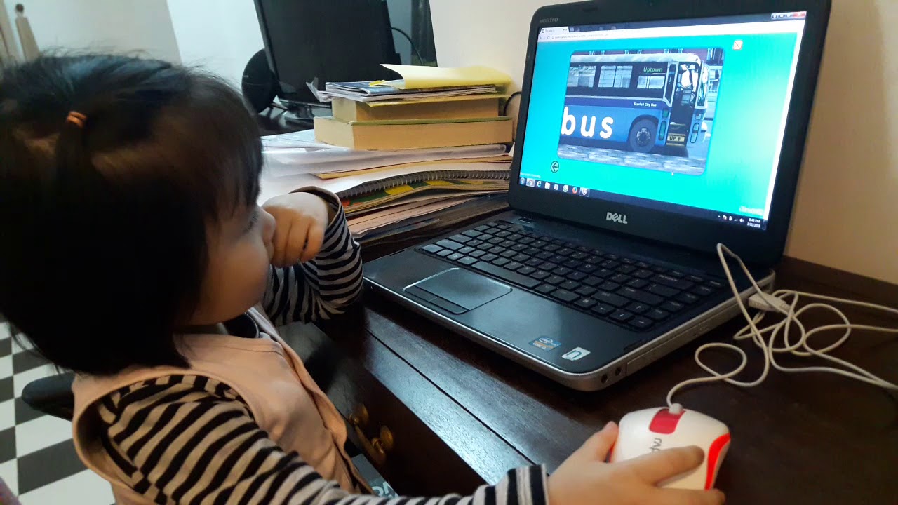 Sue (3y10m)- Starfall letter U - YouTube