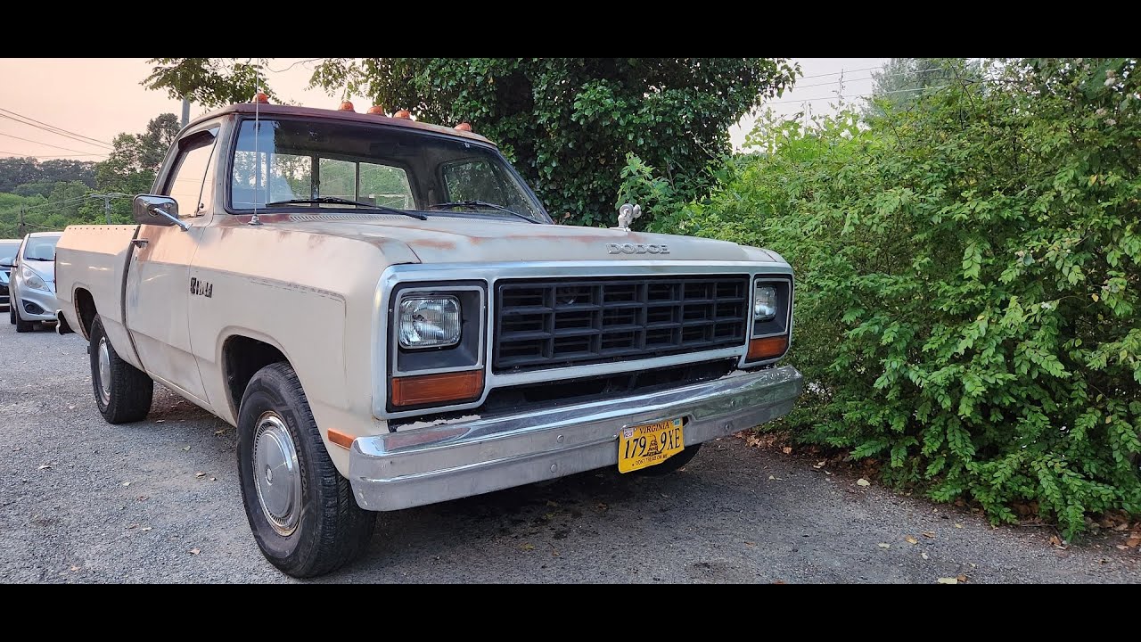 Rowing Gears in the '83 Dodge D150 - YouTube