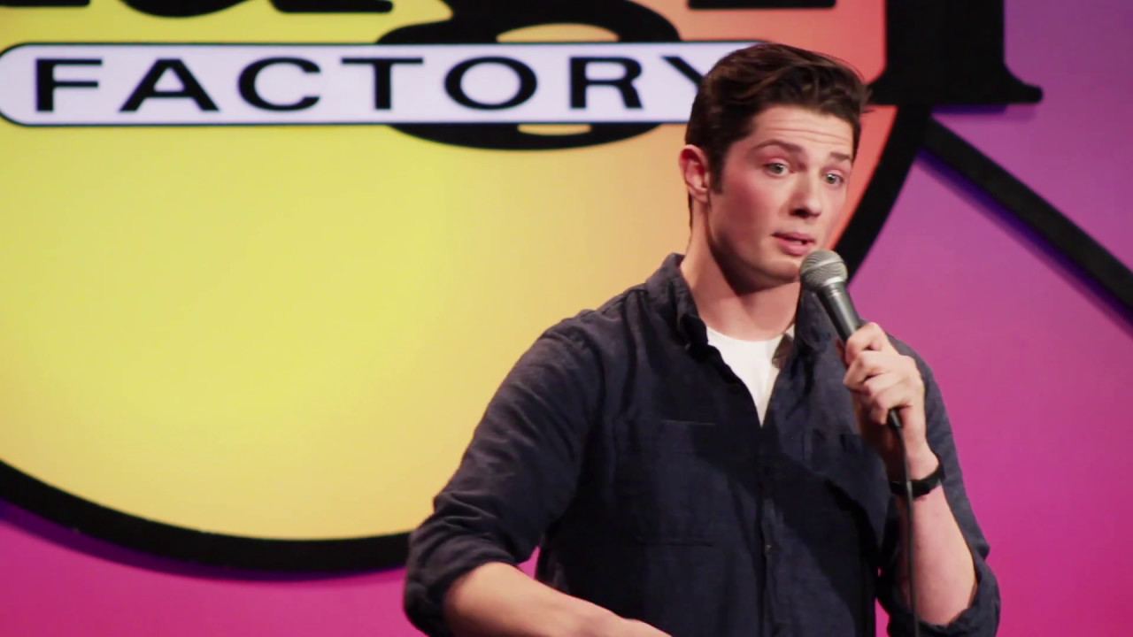 Erik Scott Laugh Factory 12/26 - YouTube