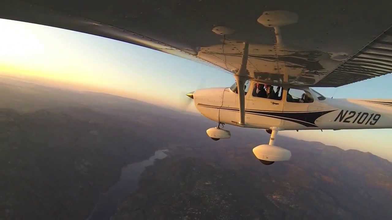 Cessna 172S San Diego Maneuver and Scenic Flight - YouTube
