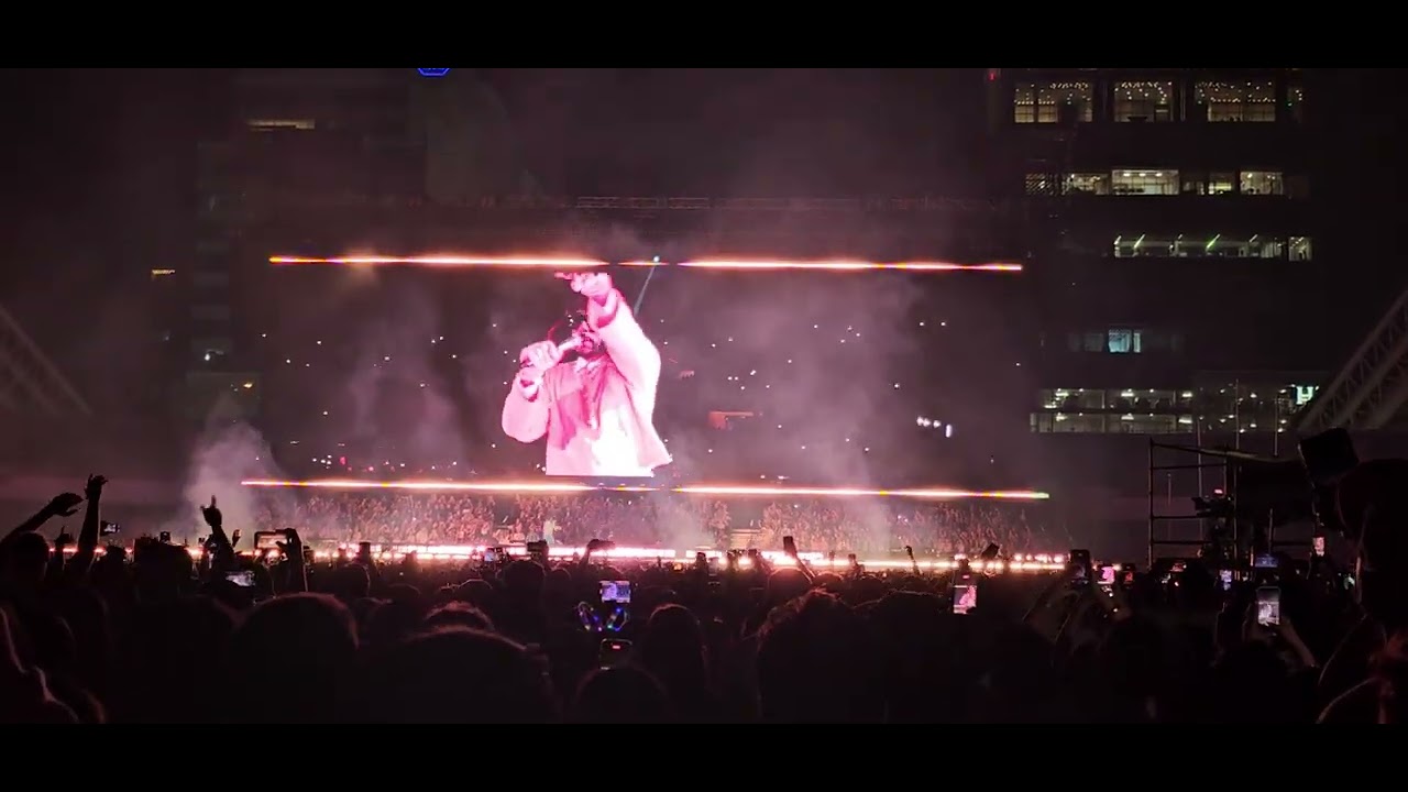 Bad Bunny - DÁKITI - DtMF World Tour- 05Dic25 - Costa Rica - YouTube