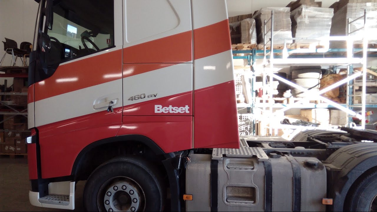 Concrete mixer washing out2 - YouTube