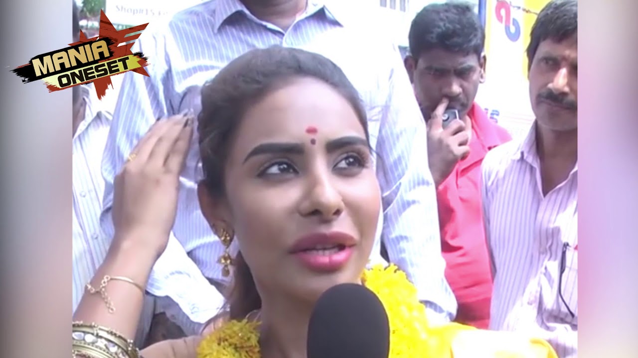Sri Reddy Strange Comments on Jr NTR in the live Protest Sri Reddy Live ...