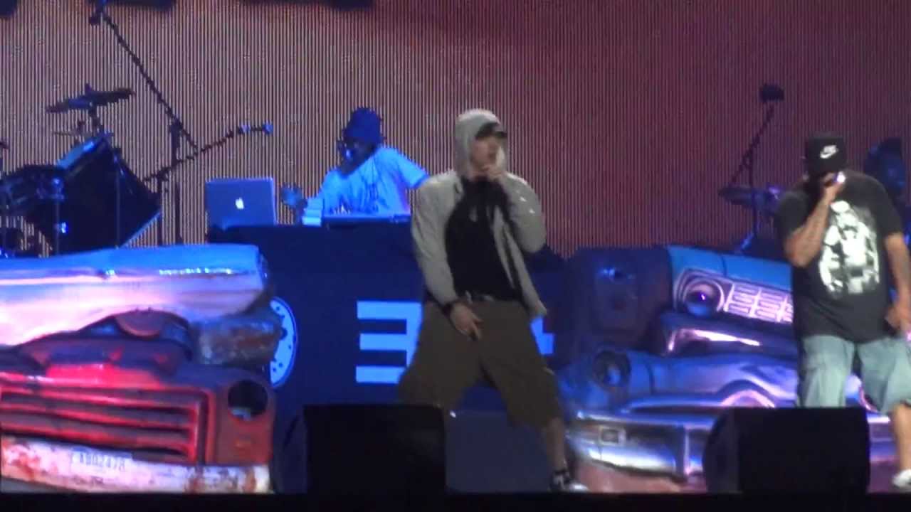 EMINEM at F1 Formula concert in Abu Dhabi "Won't back down" - YouTube