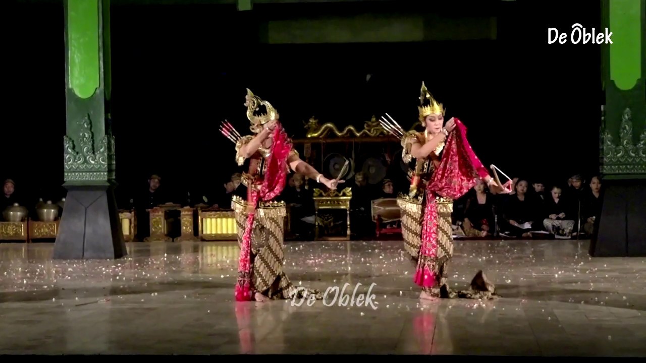 Penari Jakarta menari Tari Tradisi Solo (Surakarta), Jawa Tengah. Tari Retno Tinanding (part 3 ...