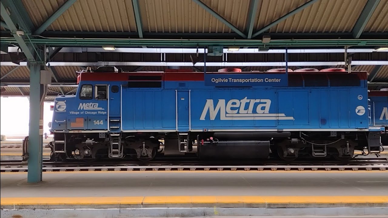 Metra F40PH-3 144 at OTC in Chicago on February 8, 2023 - YouTube