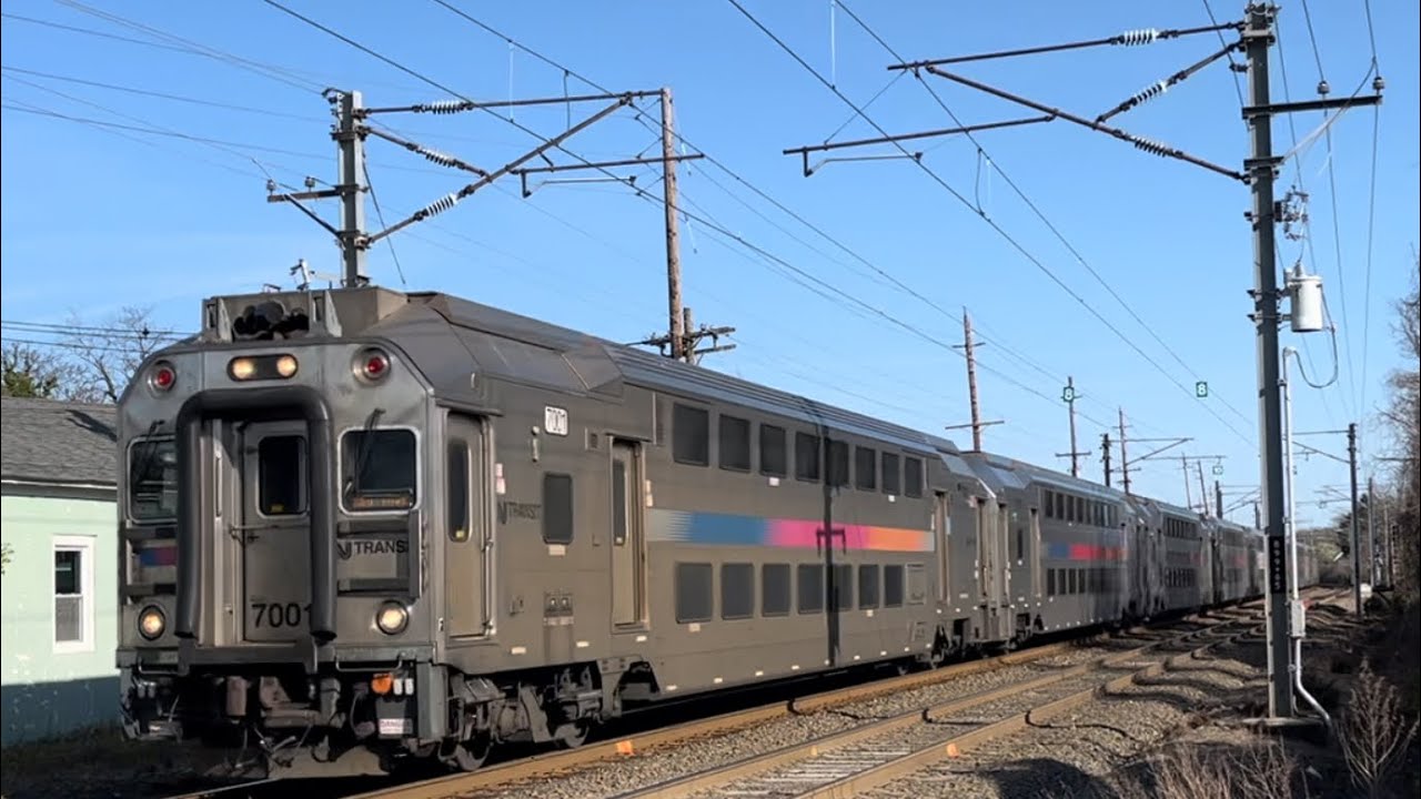 NJ Transit ALP-46A #4654 NJCL Train 7252 Red Bank NJ - YouTube