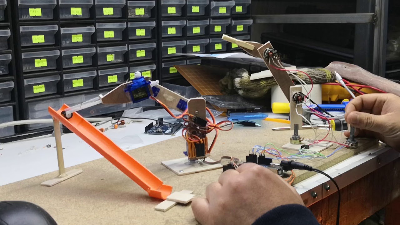 Brazo servo motores robot arduino - YouTube