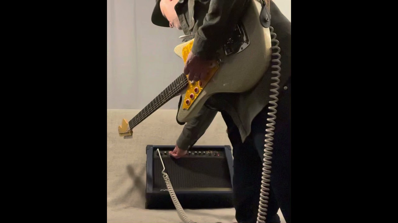 DOD Ice It Amplifier Volume Range Test w DiPinto Galaxie IV Guitar ...