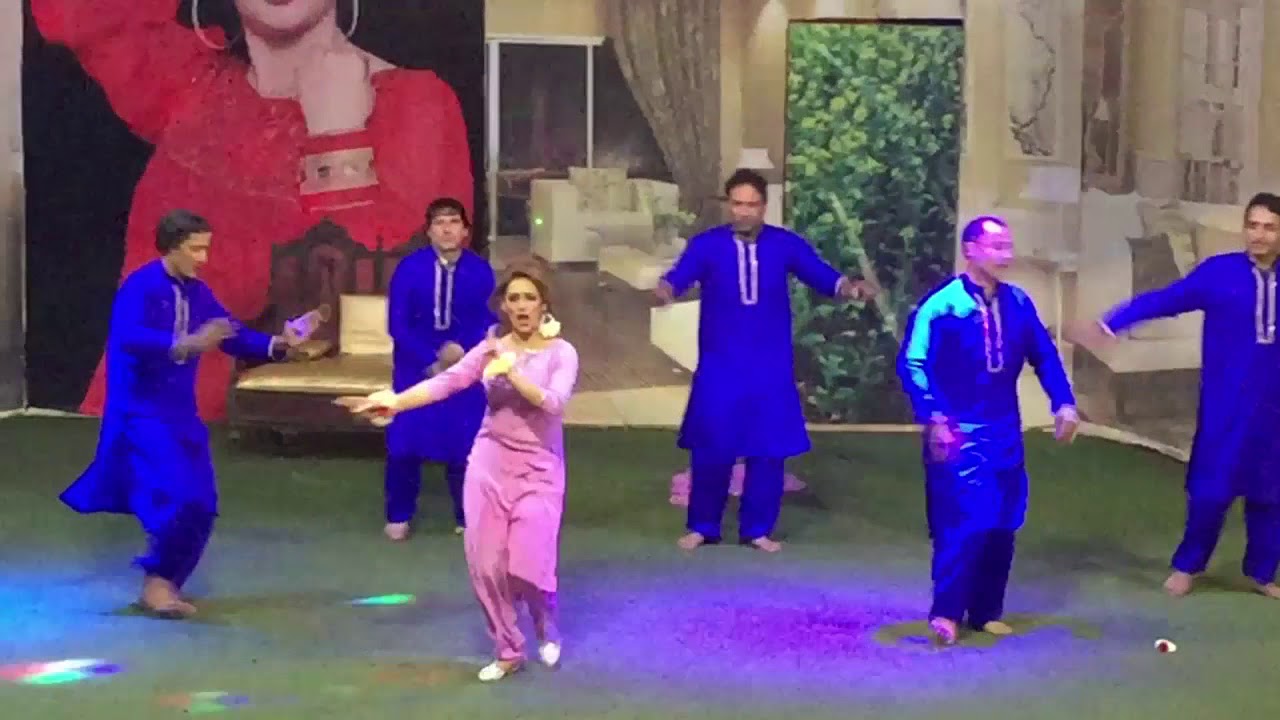 Mahnoor Dance 24 December 2017 - YouTube