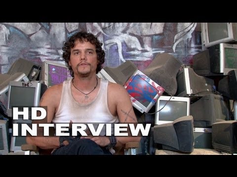 Elysium: Wagner Moura "Spider" On Set Interviews | ScreenSlam - YouTube
