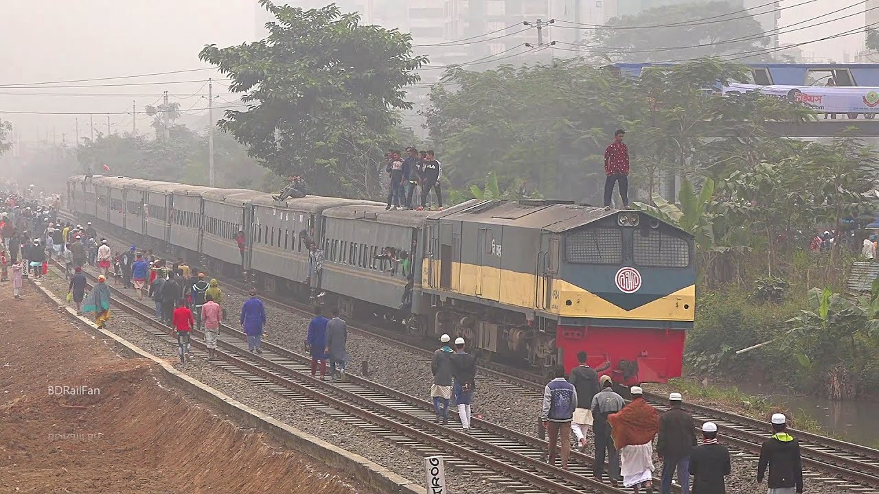 Karnaphuli Express (কর্ণফুলী এক্সপ্রেস) || All Stoppage Train in Dhaka ...