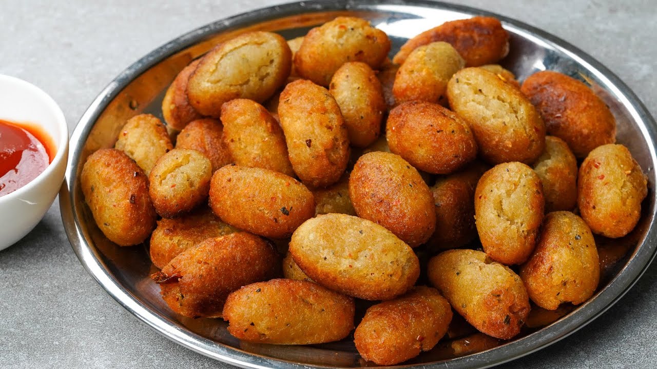 Kachhe Aloo Ka Nashta | Suji Aloo Snacks Recipe | Semolina Potato ...