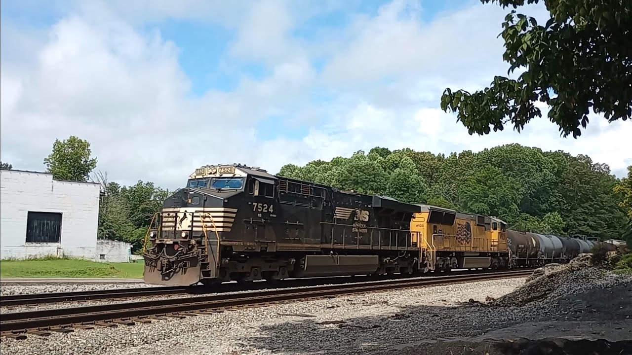 NS 7524 leads a Southbound Manifest with a UP ACE and NS Dash 9 Rear DPU - YouTube