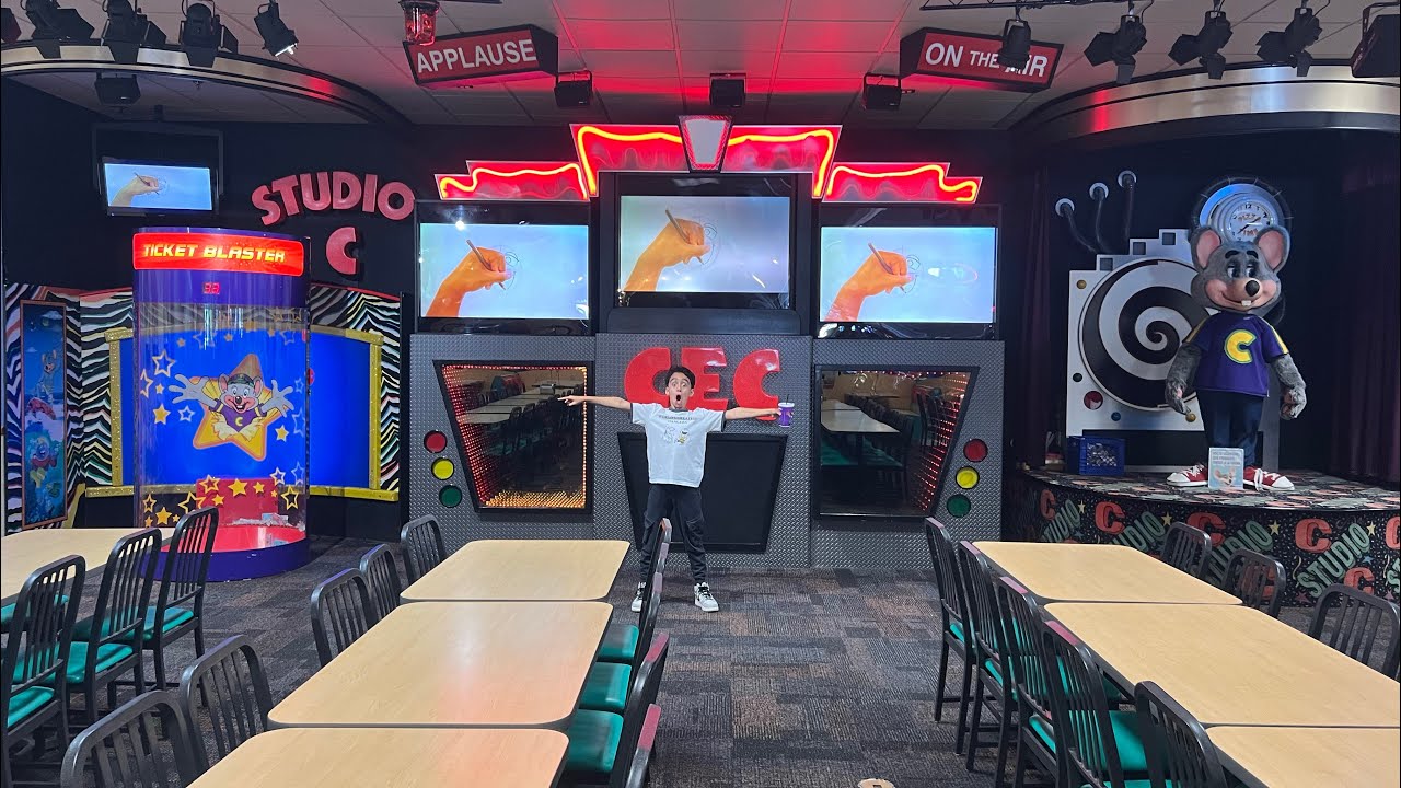 MY HOME TOWN HAS ONE OF THE LAST STUDIO C STAGES AT CHUCK E CHEESE IN ...