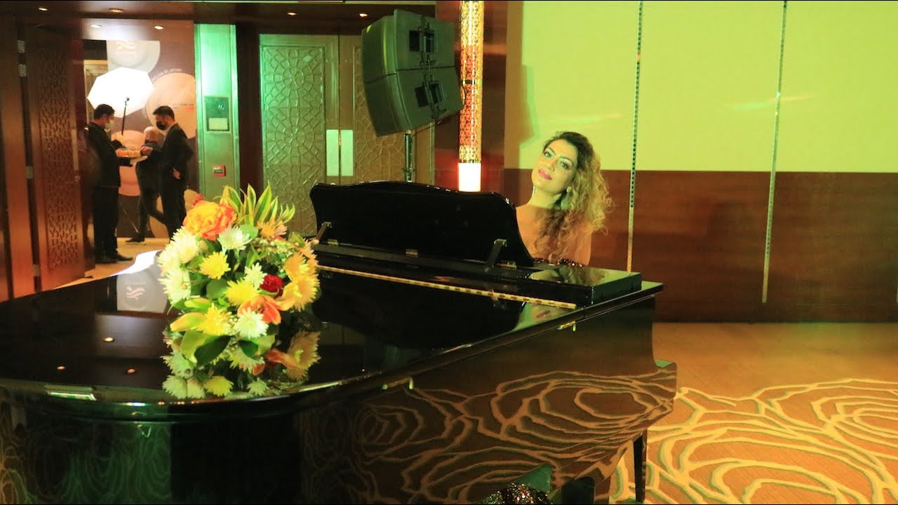 Beautiful Relaxing Arabic Piano Solo Music - YouTube