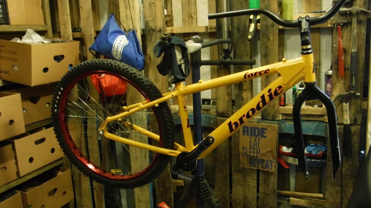 RETRO TRIALS BIKE BUILD! - YouTube