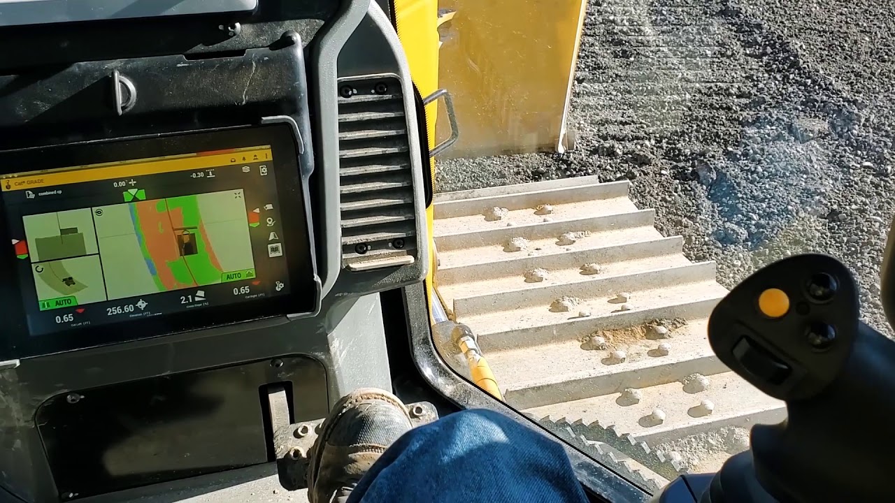 Earthworks FAQ: Trimble Earthworks Dozer Snap vs Latch to Grade - YouTube