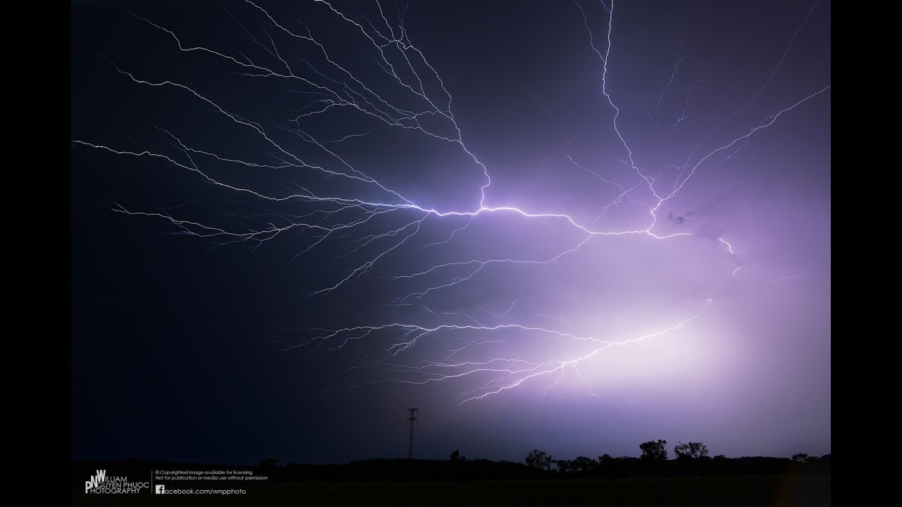 Crawler Lightning in slow motion - Darwin Australia 6-12 Dec 2018 - YouTube