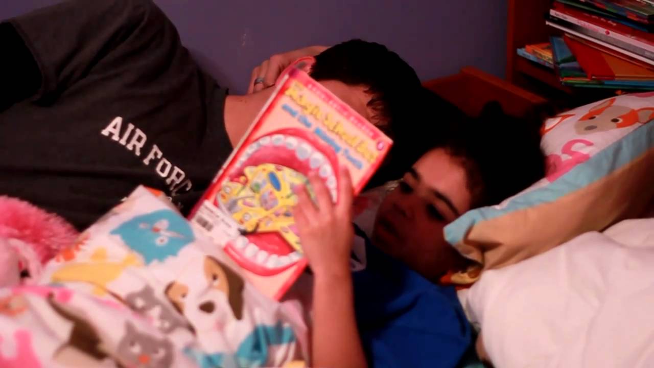 Ella reading Ms.Frizzle Book - YouTube