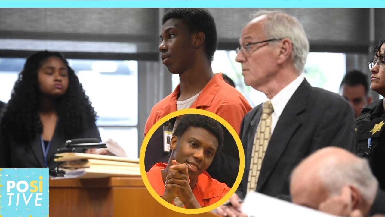 Criminal laughs in court | Positive - YouTube