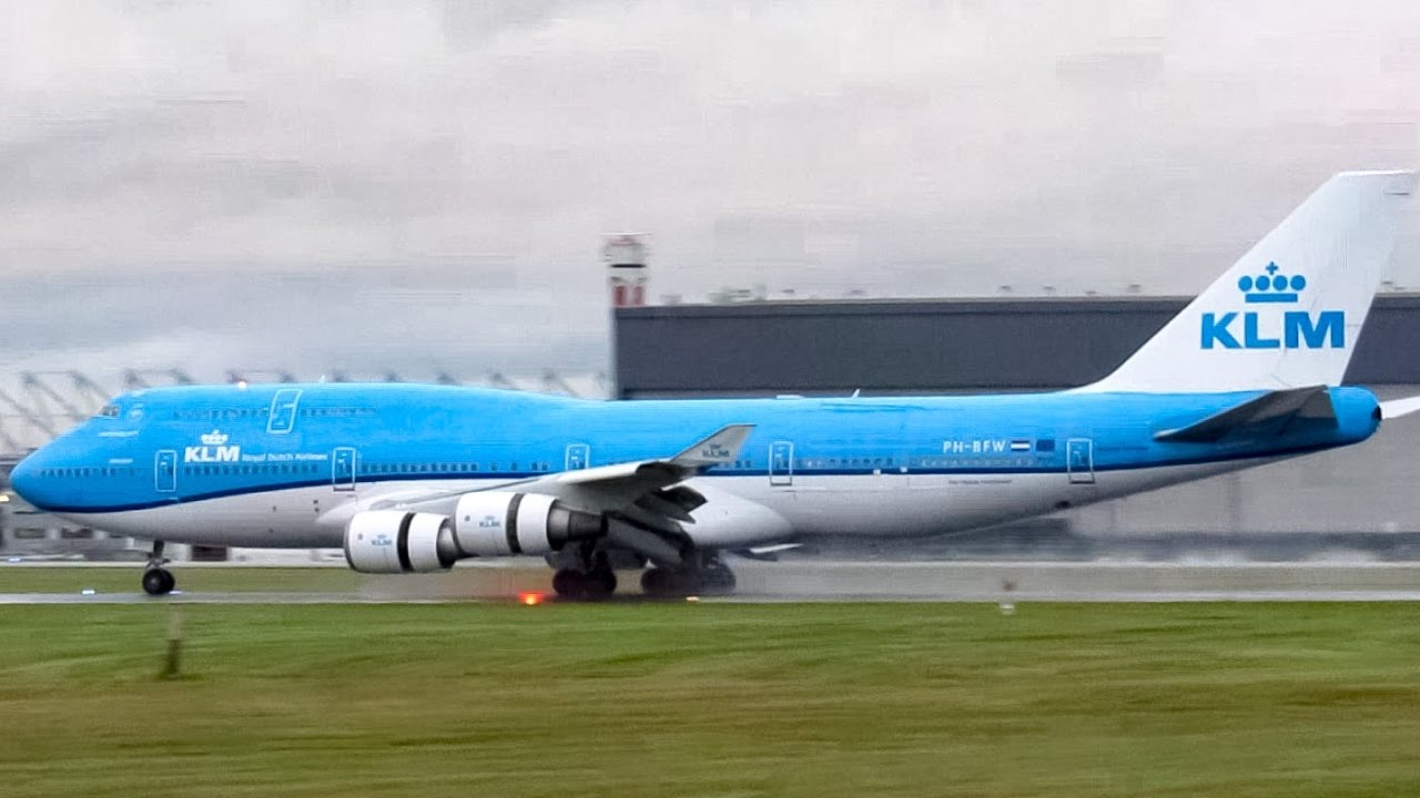 KLM "New Livery" 747-400(M) (B744) landing in Montreal (YUL/CYUL) - YouTube