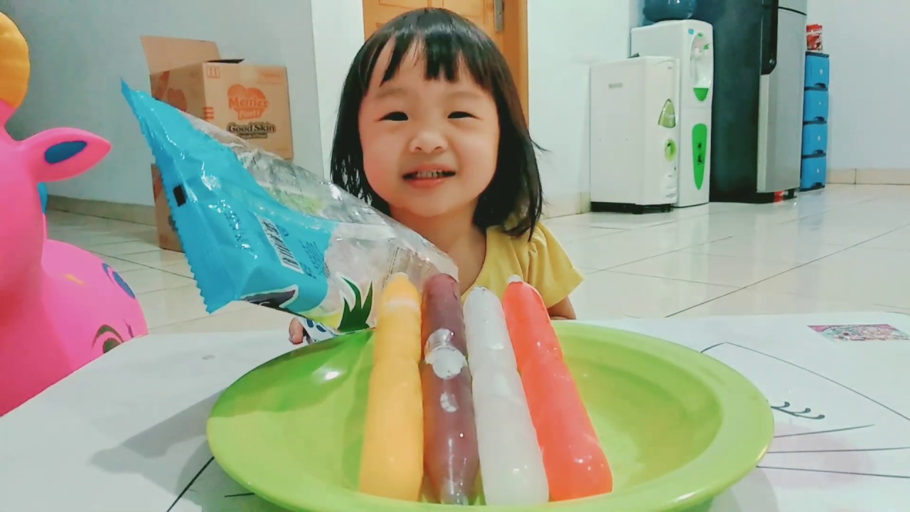 Makan Es Bon-Bon Wongcoco .. rasa buah fruity - YouTube