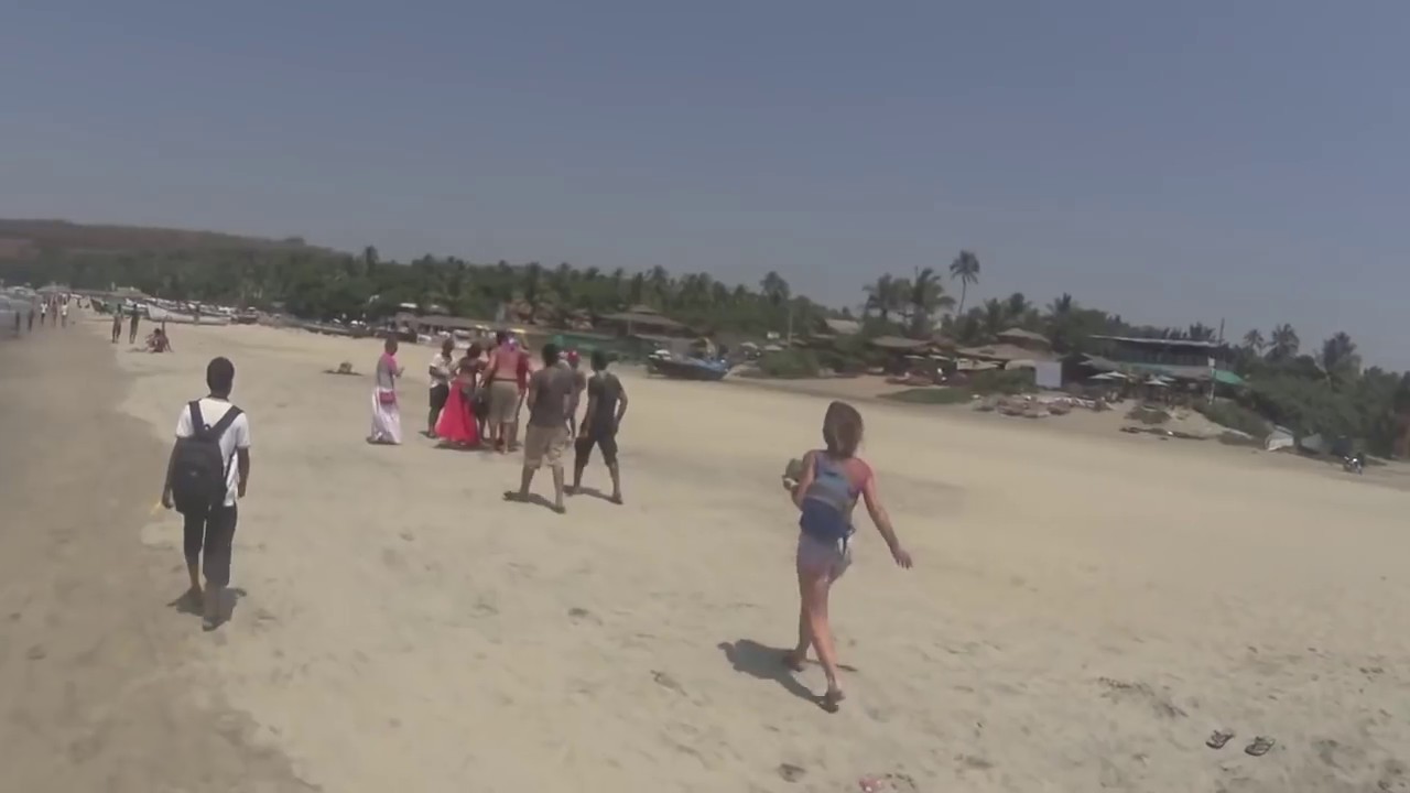 Foreigners enjoyed Holi in Goa Beach - YouTube