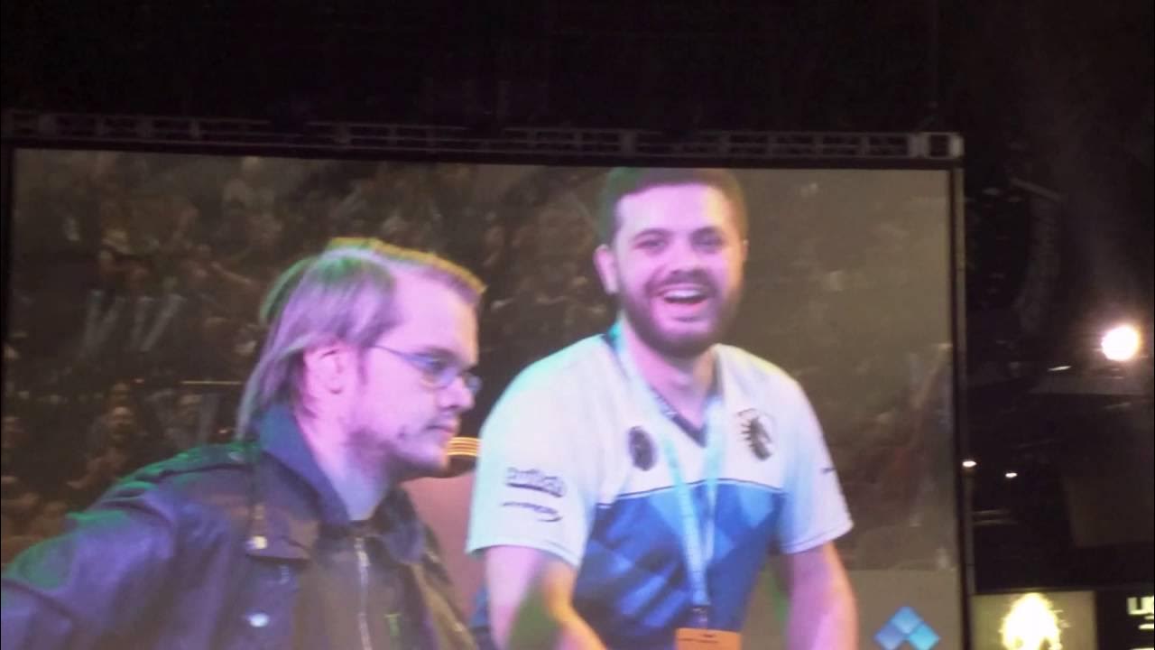 Evo 2016 - Armada vs. Hungrybox GF, final games (crowd video) - YouTube
