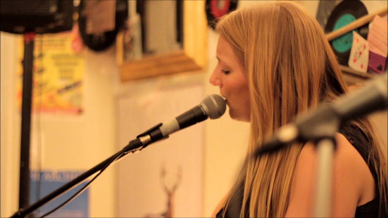 Steph Macpherson at Victoria House Concert B: Wood and Nails - YouTube