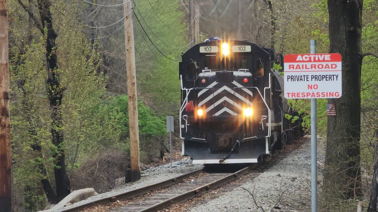Fore River Transportation Freight train Crossing at Commercial St in ...