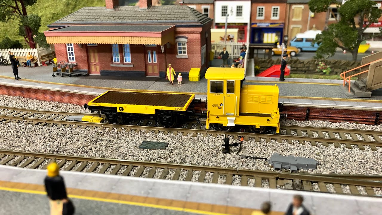 R3853 Hornby Grantrail Ltd Ruston & Hornsby 48DS 0-4-0 & Flatbed Wagon ...