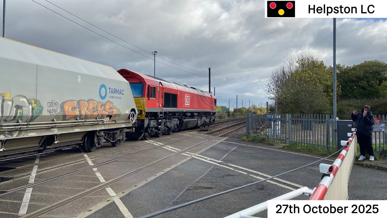Helpston Level Crossing (27/10/2025) - YouTube