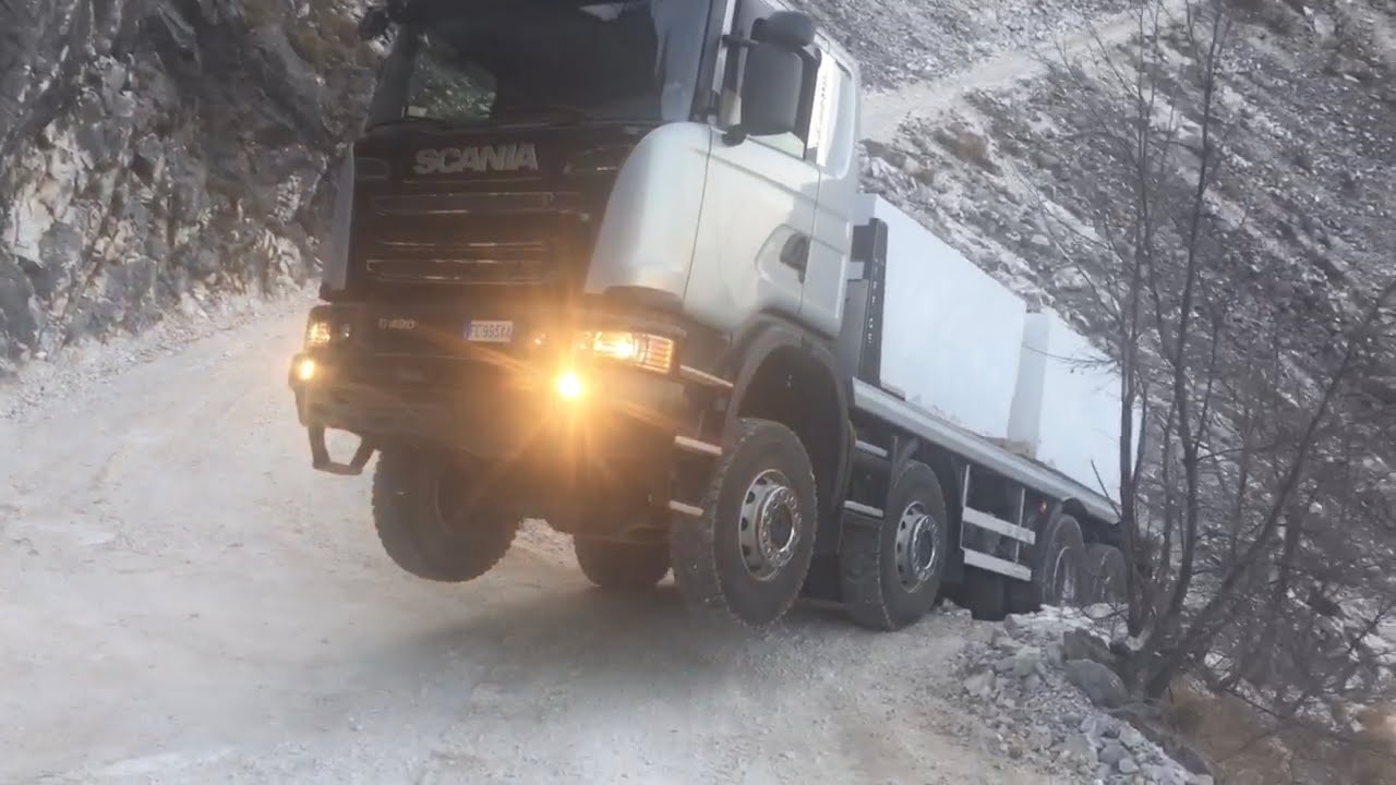 Scania 8x8 alle cave di Carrara - YouTube