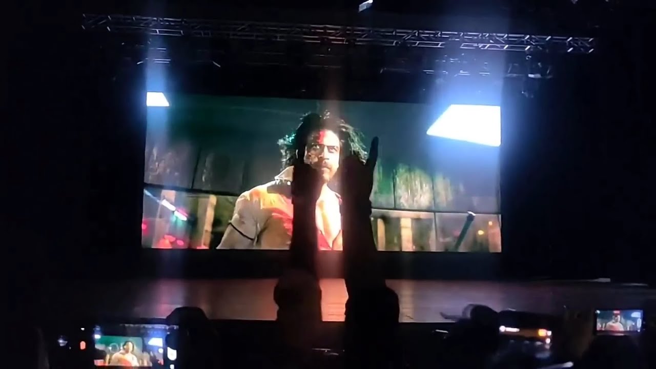 Pathaan Teaser Theatre Reaction | SRK bomb impression in the theater ...