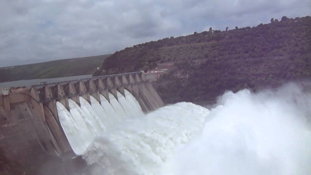 Srisailam Dam All gates opened - YouTube