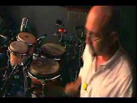 Leo Alvarez performance - YouTube