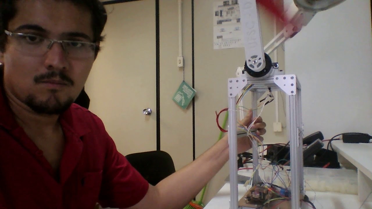 Sistema dinâmico caótico - Pendulo duplo invertido - YouTube