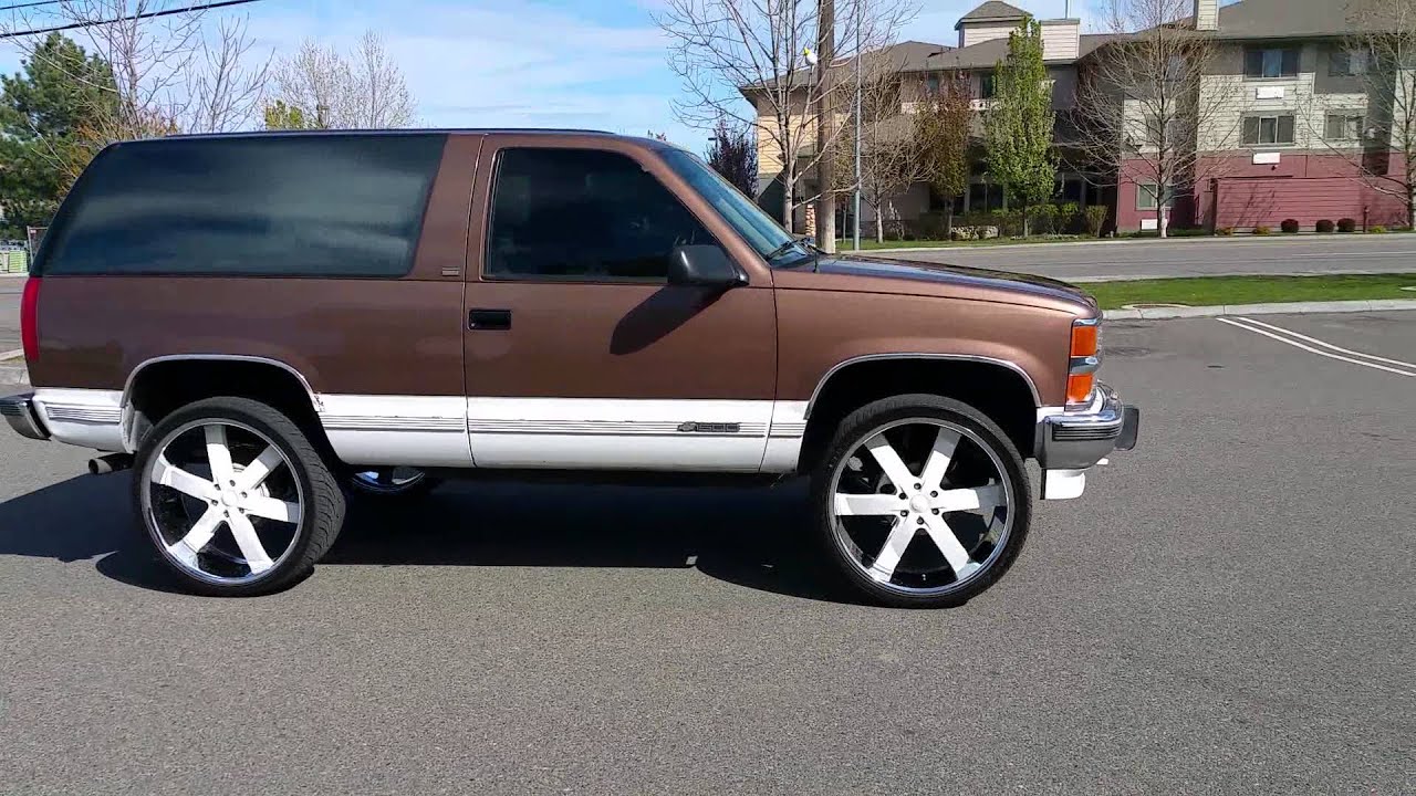 2 door Chevy on 26s - YouTube