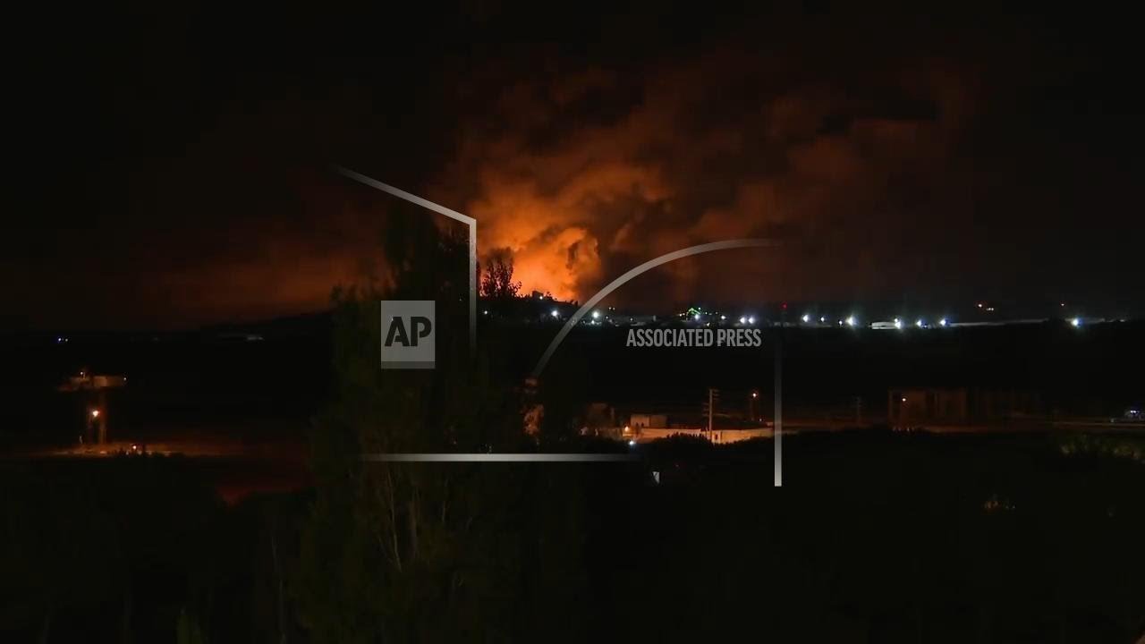 Explosions light up night sky in southern Lebanon - YouTube