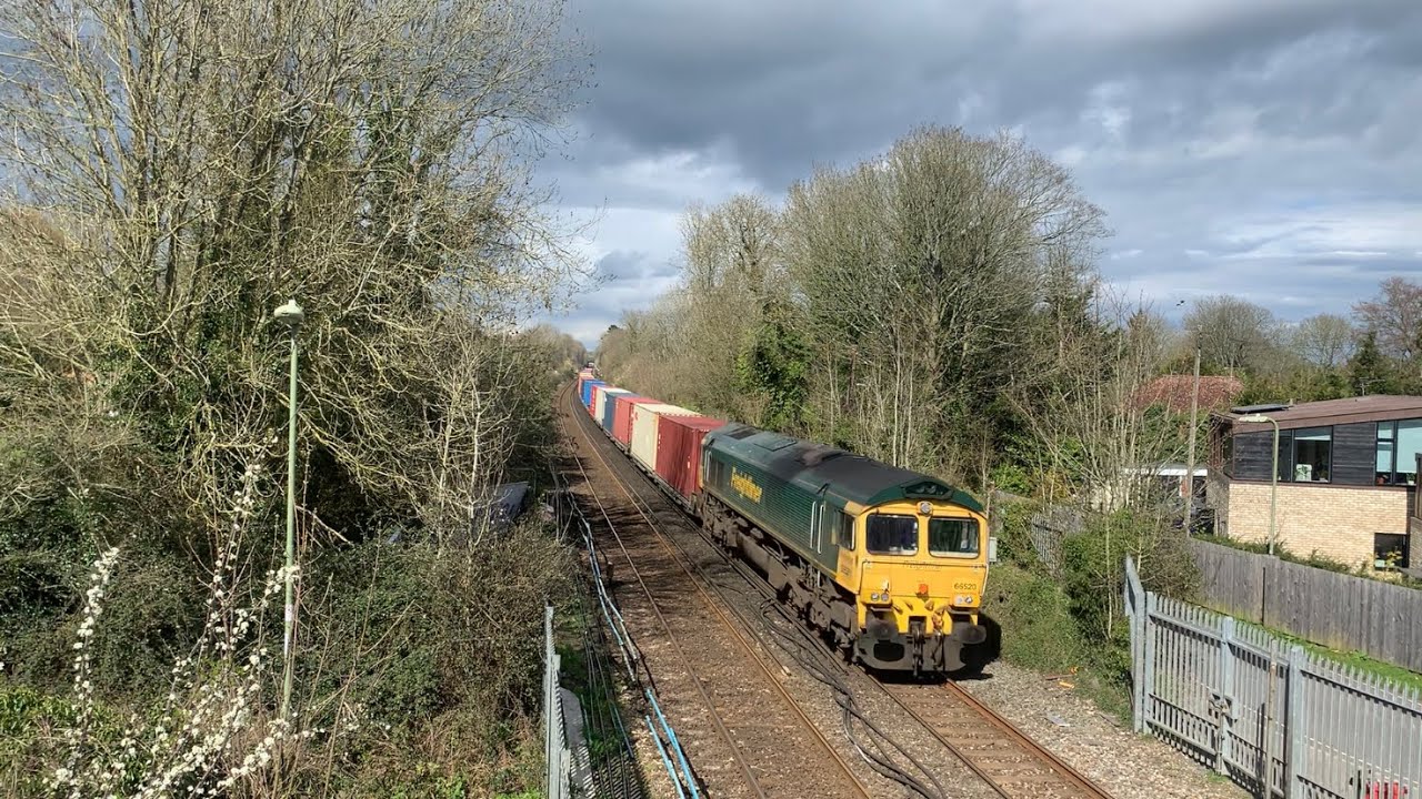 Class 66 | 66520 | Two Tone | Freightliner - YouTube