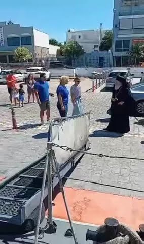 Χαλκιδα: Στην πυραυλάκατο ο Μητροπολιτης - YouTube