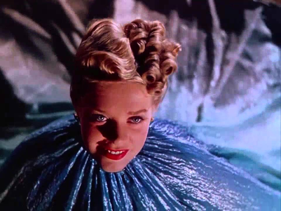 Busby Berkeley "The Gang's All There" Finale 1943 - YouTube