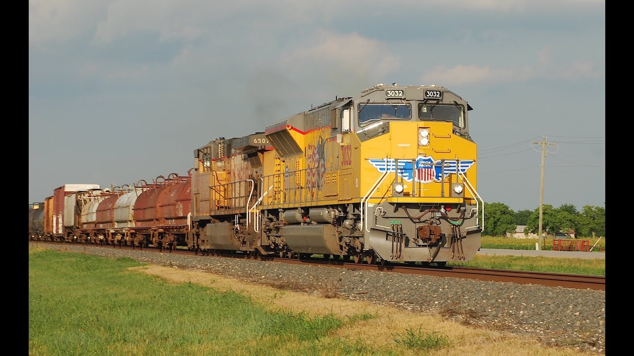 Chasing UP 3032 (SD70AH-T4) on the MEWTU - YouTube