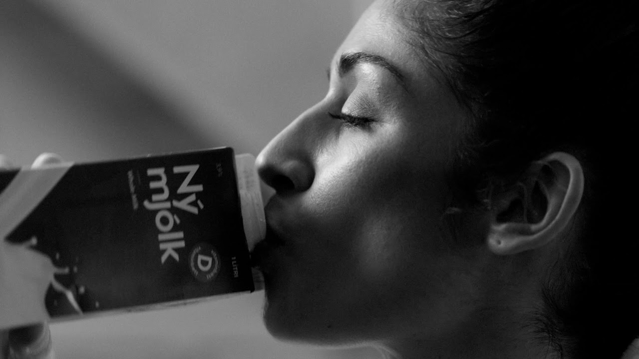 Mjólkin gefur styrk - Edda Falak afrekskona í crossfit - YouTube