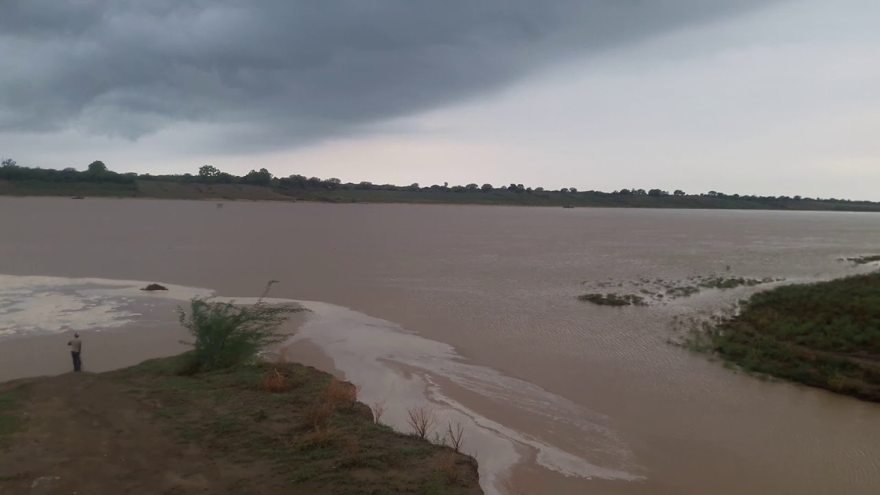 Chambal river bridge construction 2018 - YouTube