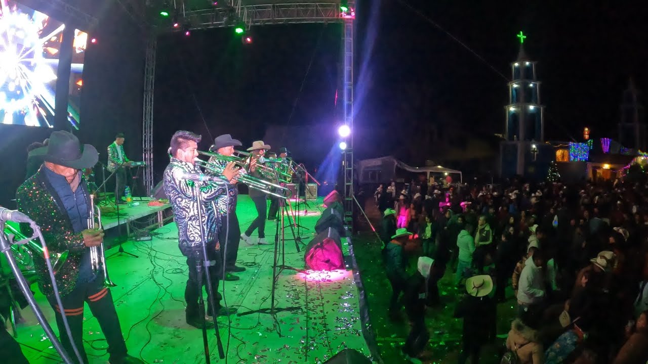 Un bonito Zapateado al Más Fino Estilo de sus Amigos de la Banda ...
