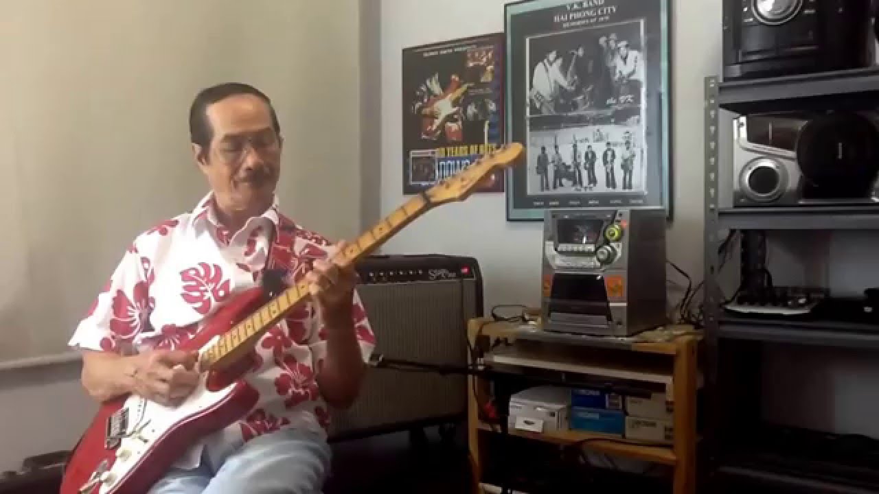 Henry Bui plays The Shadows - Las Tres Carabelas - YouTube