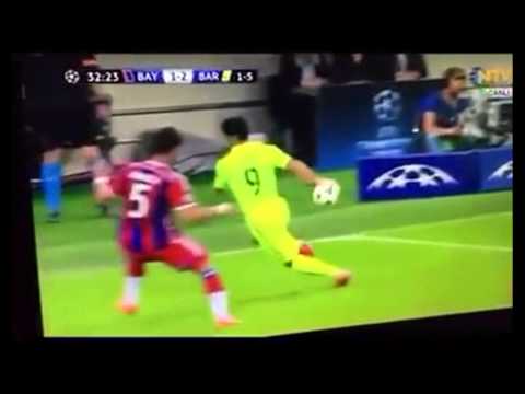 SuareZ Bayern ' li Benatia ' yı Mal Etti...:D