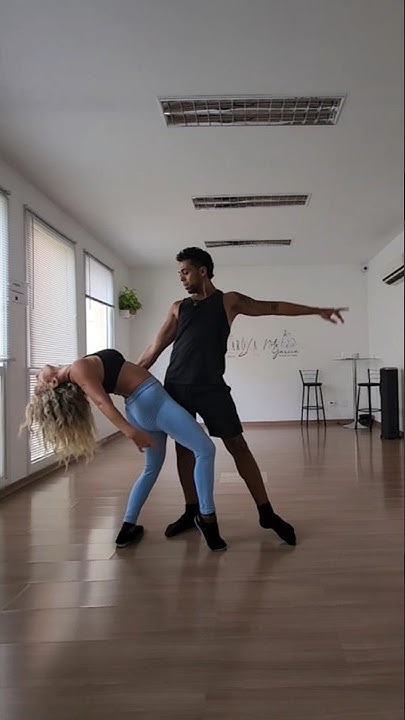 Debby Lion & Neto Garcia - Brazilian Zouk | Escola Jaime Arôxa Barra Rj - YouTube